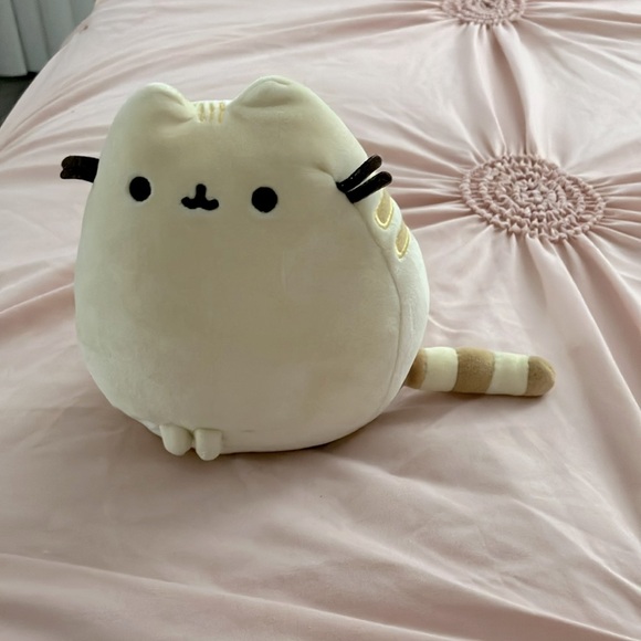 Pusheen | Toys | Pusheen Pet Pose Charming Cream Cat 8 Plush | Poshmark